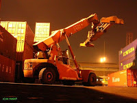 Blog Kereta Api Indonesia: Loading Container